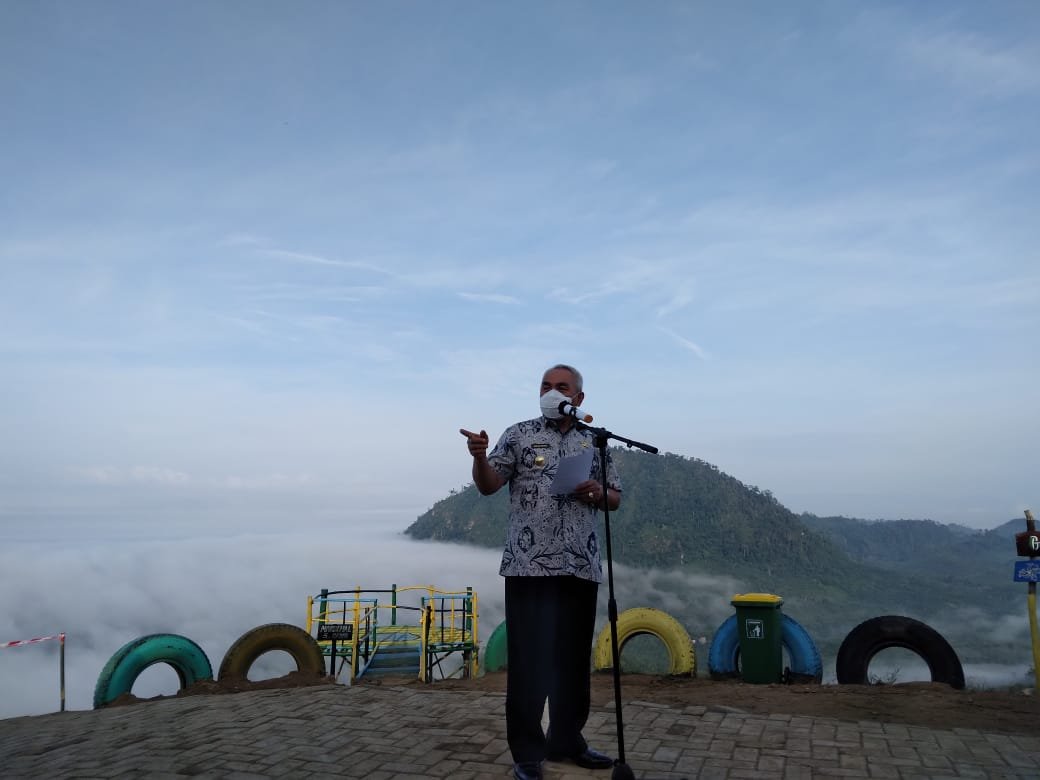 Wisata Apik Gunung Embun, Isran: Tidak Semua Ada di Belahan Dunia